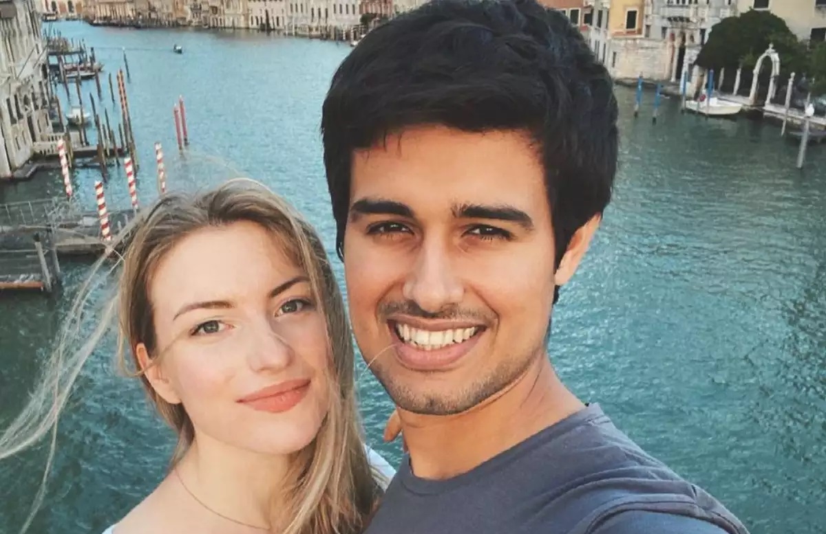 Dhruv Rathee Height in Feet, Biography, Net Worth, Age, Wife, Career ...